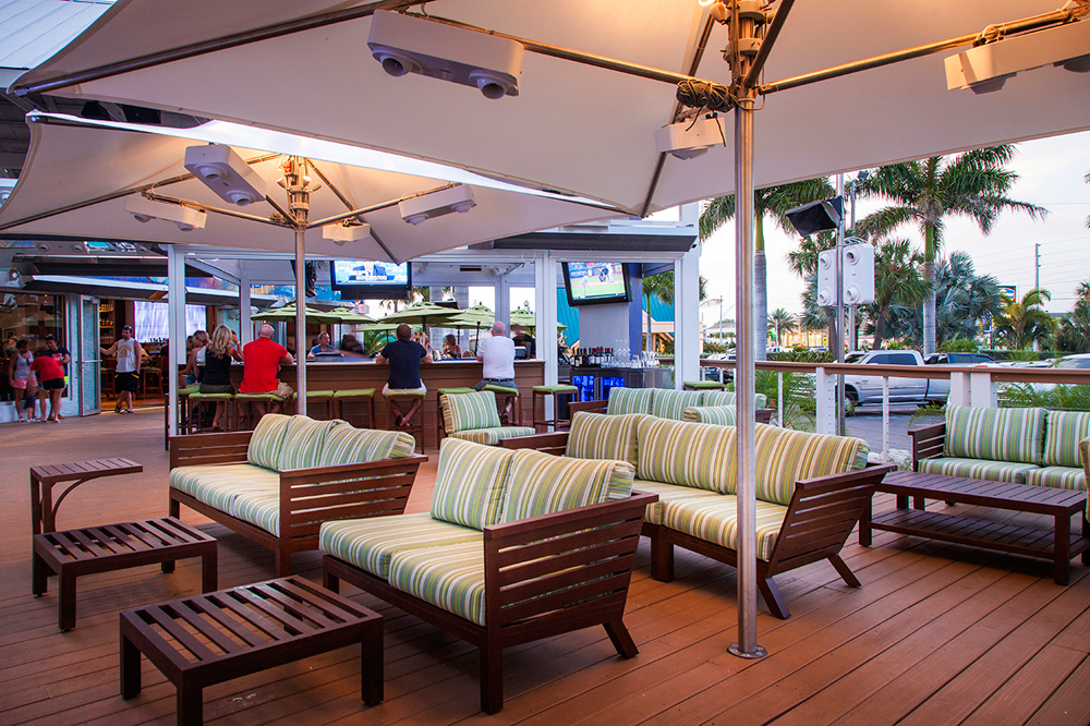 Outdoor Oasis - Bar Business
